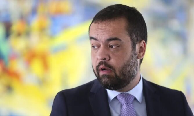 TCE-RJ rejeita contas de 2025 do ex-governador Cláudio Castro e cita ...