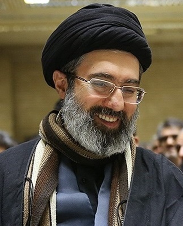 Filho de Khamenei é o favorito para sucessão no Irã