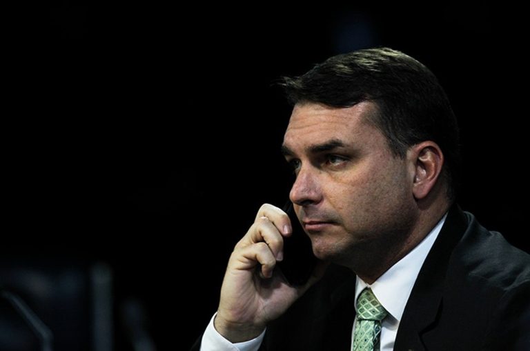 Agenda de Trump não registra reunião com Flávio Bolsonaro